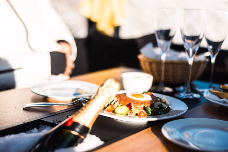 Champagner-Gondeln mit Moët & Chandon - täglich von 9:00 bis 15:30 Uhr! - ARLBERG INSIDER